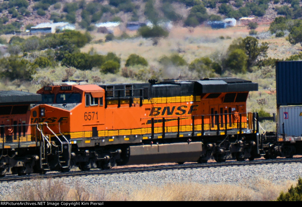 BNSF 6571 Pusher